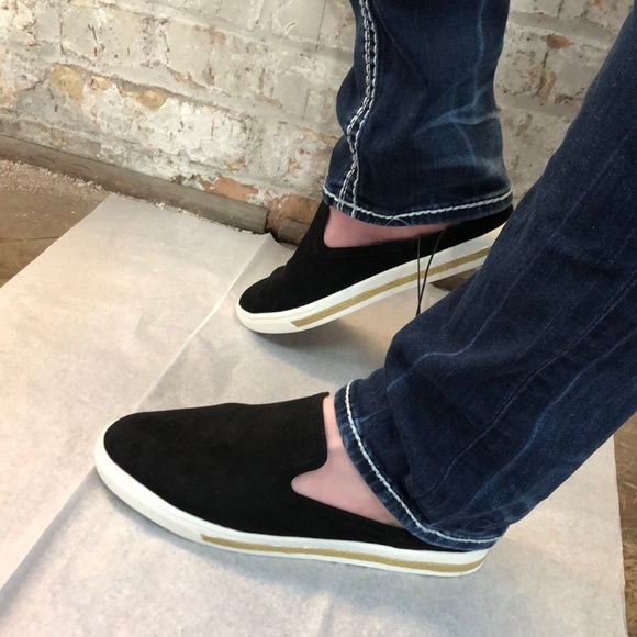 Massini | Shoes | New Massini Suede Slip Ons Super Cute Mejier | Poshmark